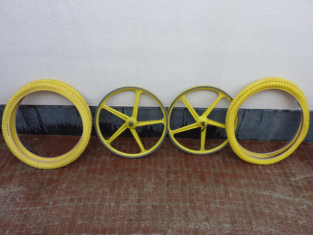 5 spoke neon yellow magnesium mtb rims + 4 new tyres | Retrobike